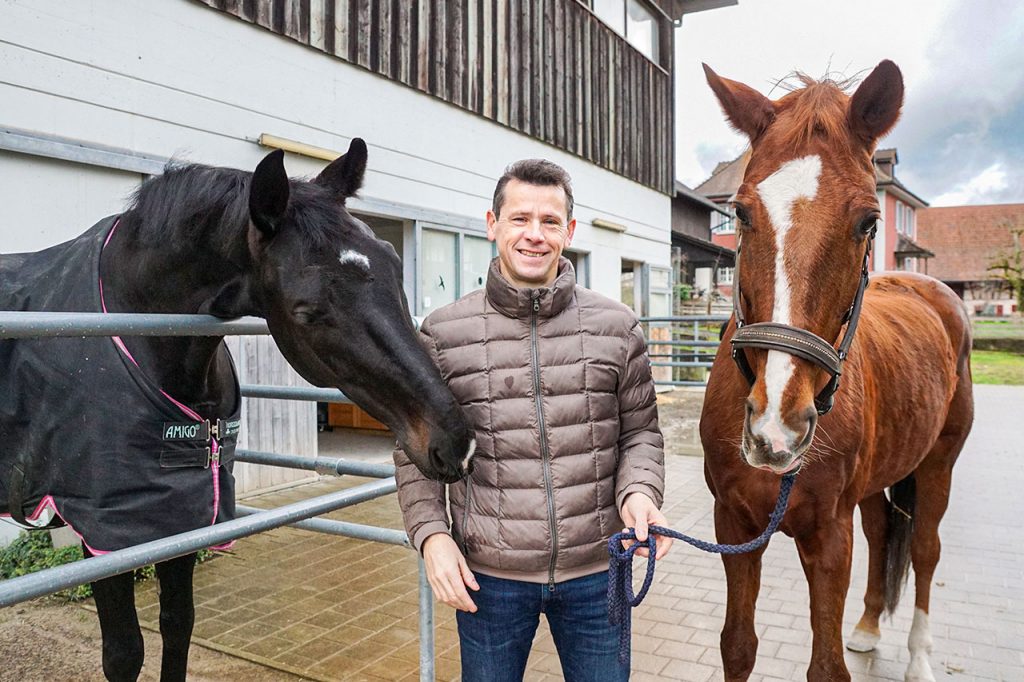 Dressurrichter mit eigenem Stall – Ihre Region Online