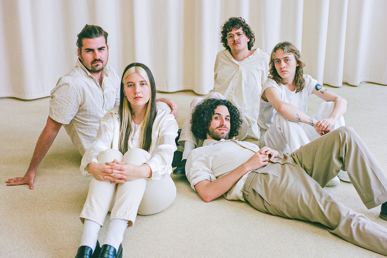 Das Leben ist eine Party im Chaos – Ihre Region Online